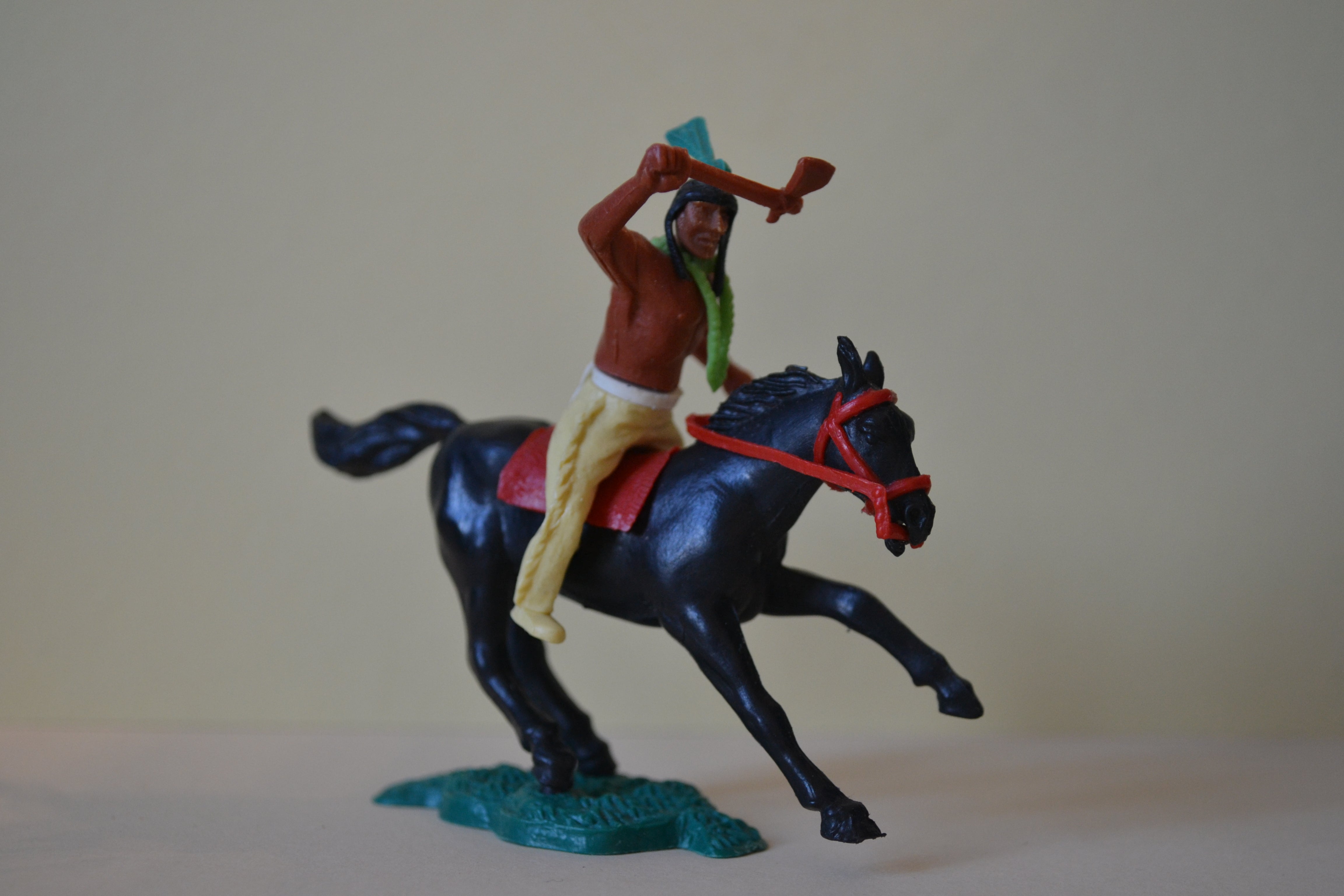 Timpo Mounted Indian Brave – Minitroops
