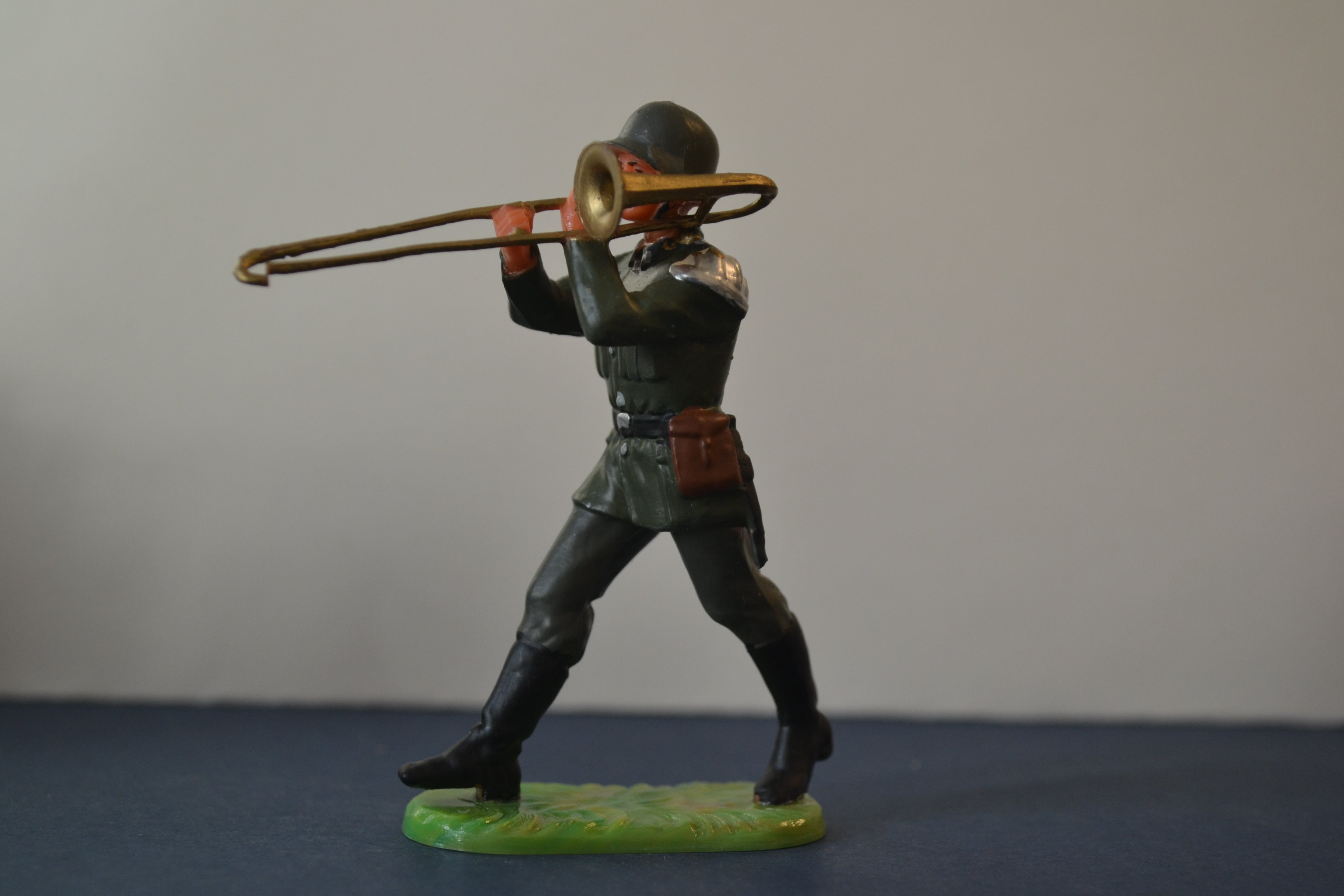 Elastolin German Infantry Trombone Player – Minitroops