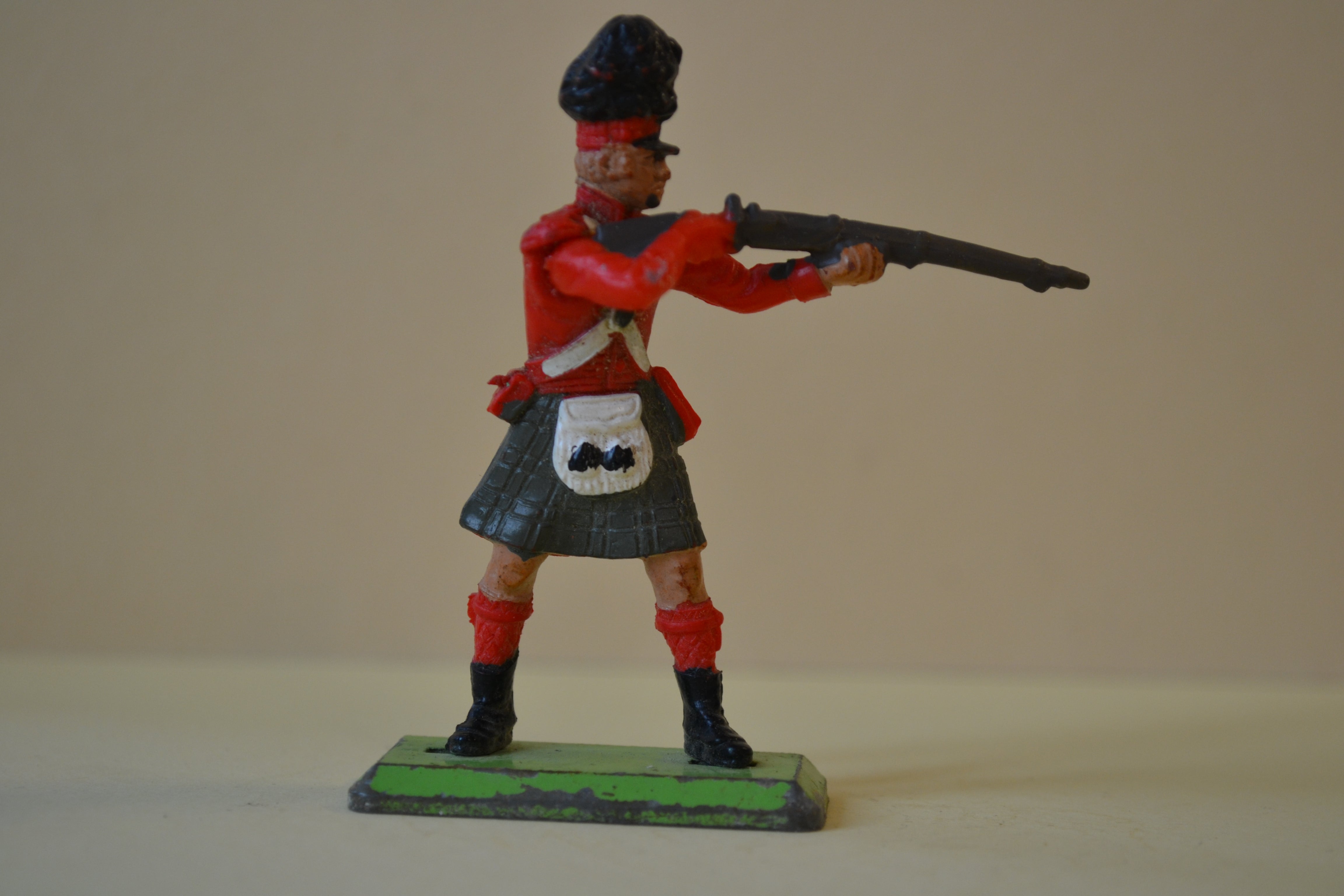Britains Deetail Napoleonic Waterloo British Highland Infantry – Minitroops