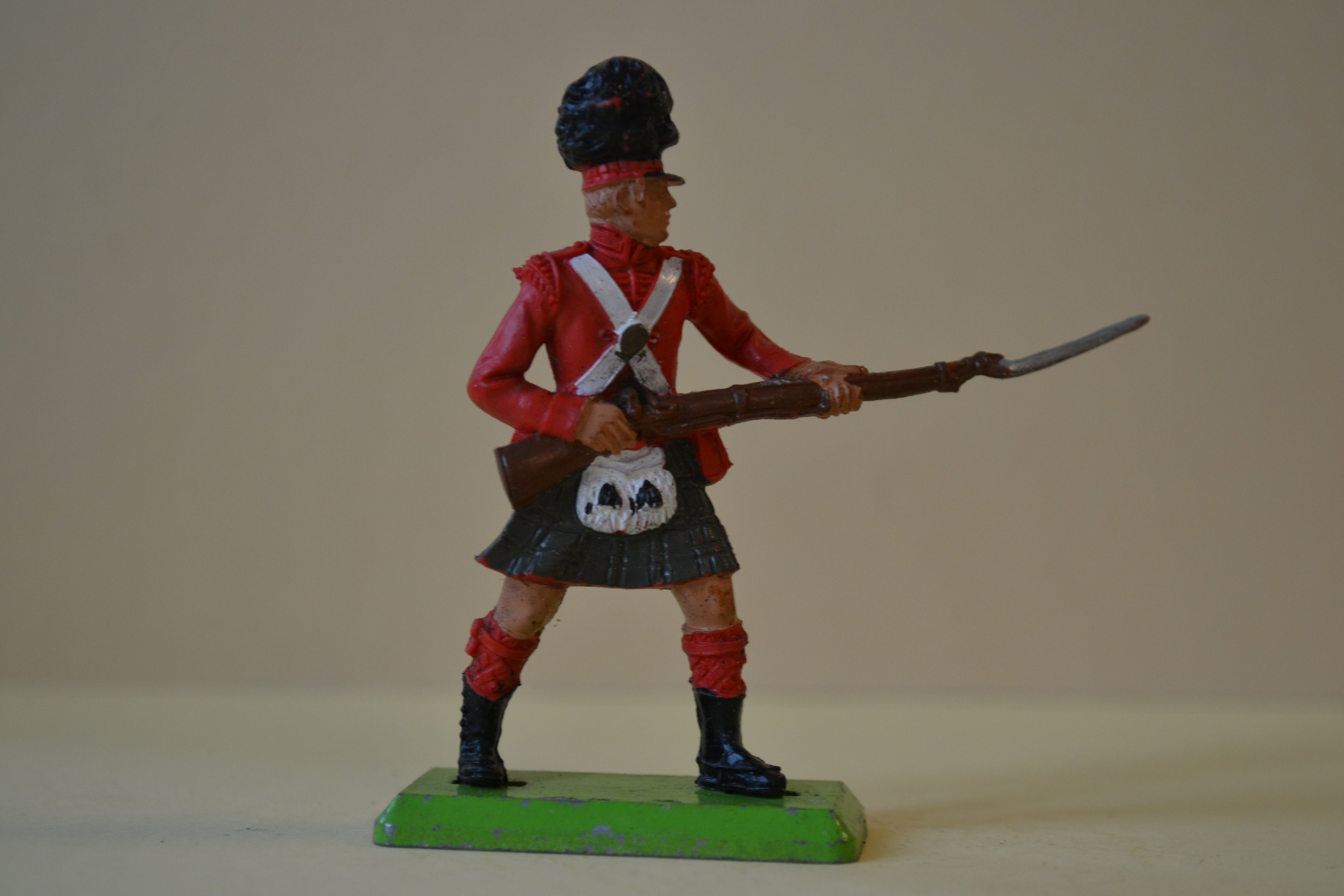 Britains Deetail Napoleonic Waterloo British Highland Infantry – Minitroops