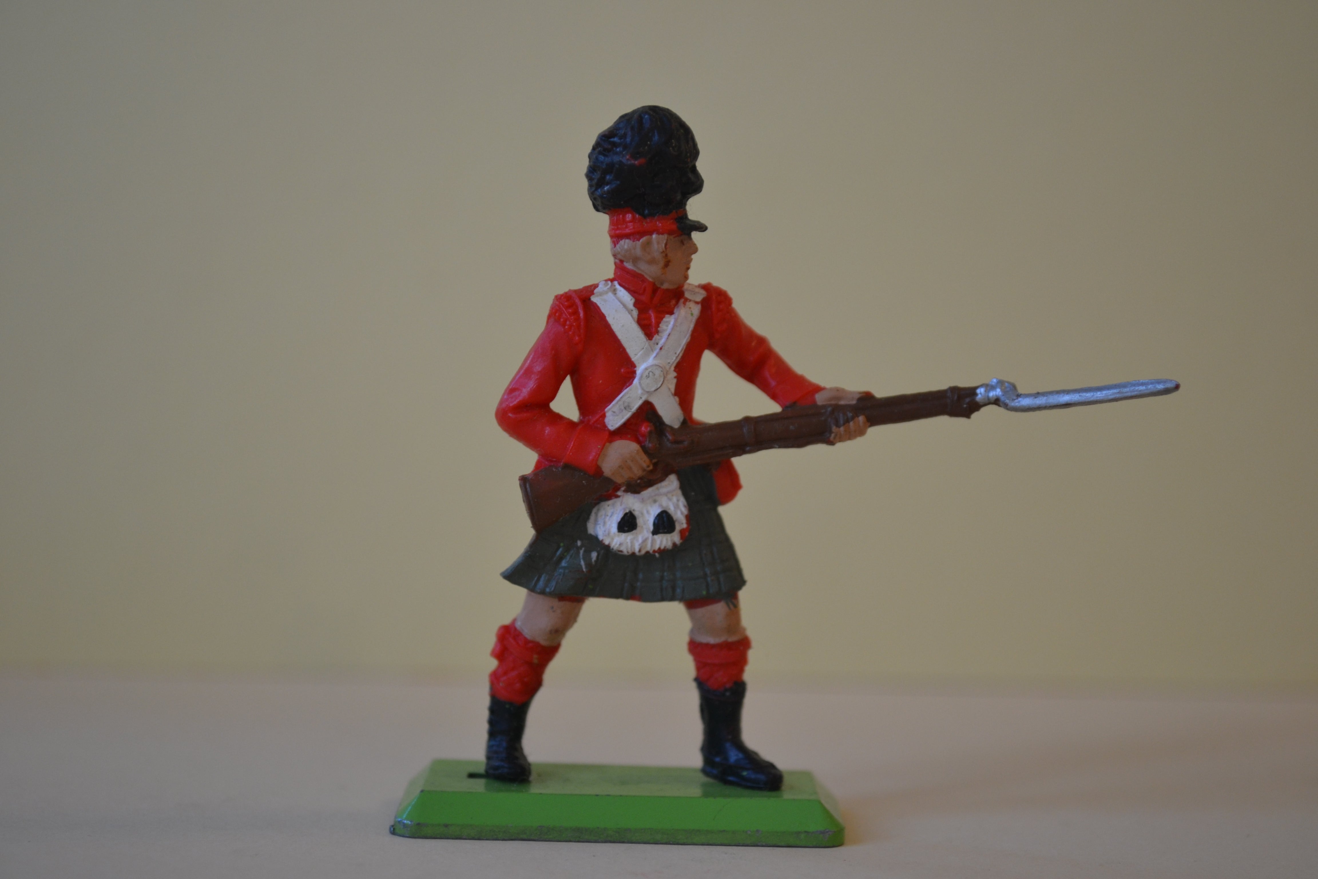 Britains Deetail Napoleonic Waterloo British Highland Infantry – Minitroops
